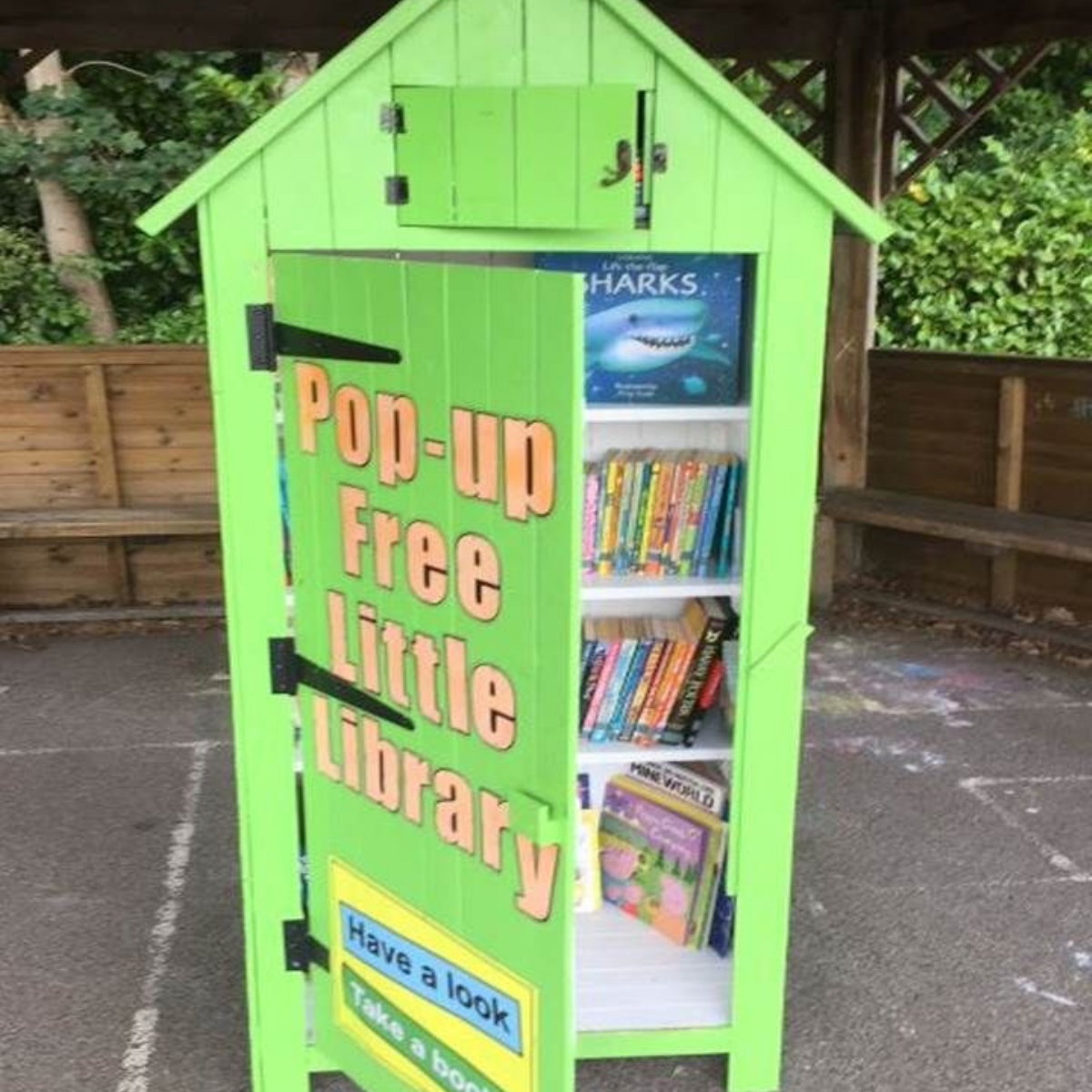 Elmstead Wood Primary School - Pop-up Playground Library